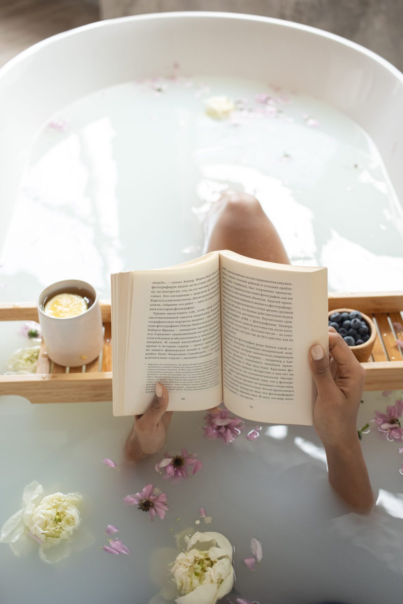 5 Best Books for National Read in the Bathtub Day - Bombshell Whims